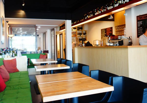 THREE HANDS COFFEE: Kid-Friendly Cafes, Bukit Timah, Singapore ...